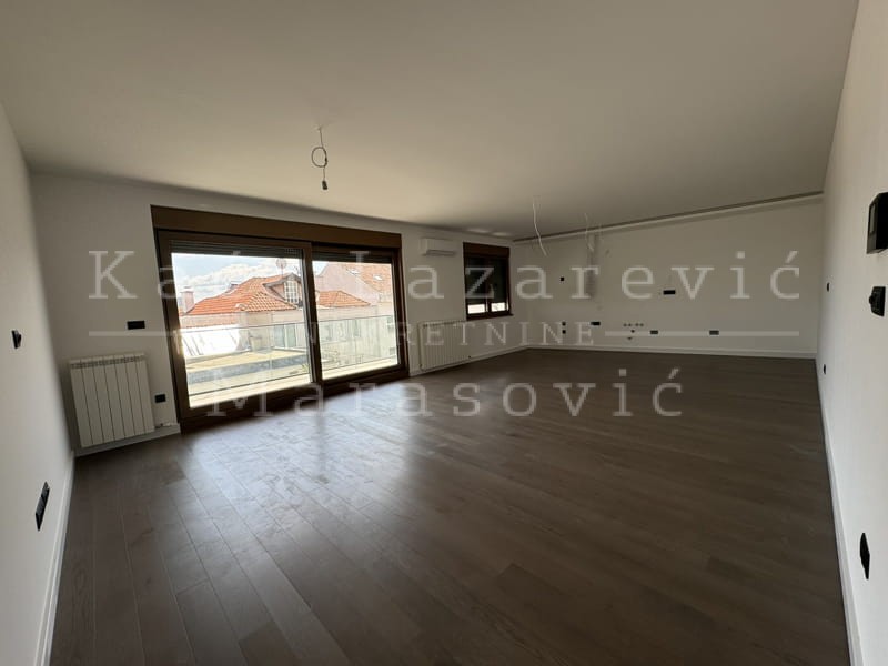 Nikolaja Hartviga, kod Hrama Svetog Save ID#45723
544.500 €