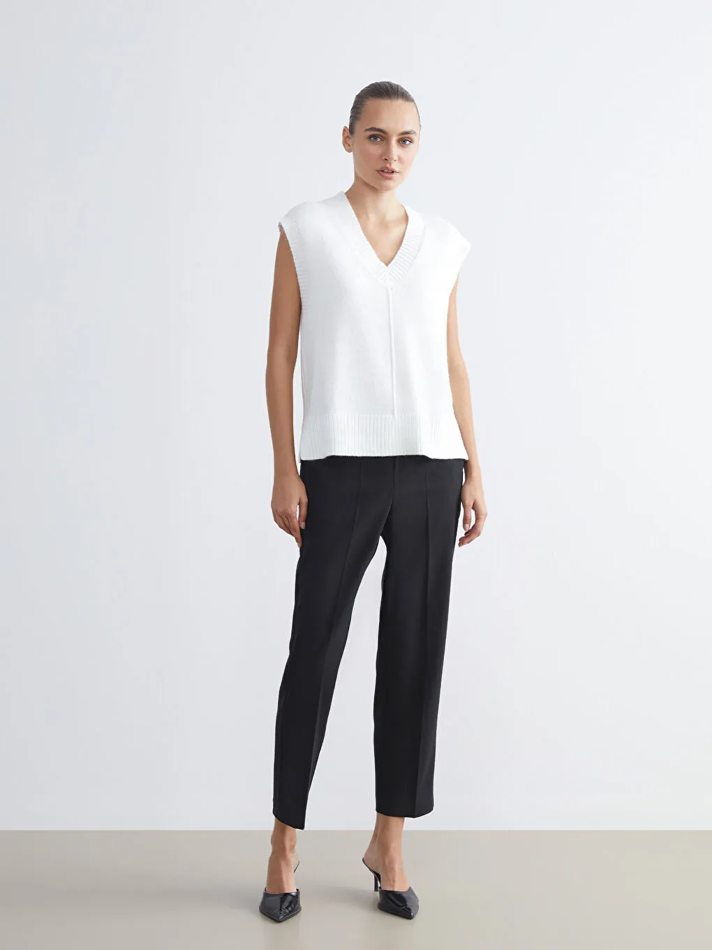 LCWAIKIKI Classic Džemper Prsluk Trikotaža V Izrez Za Ženski