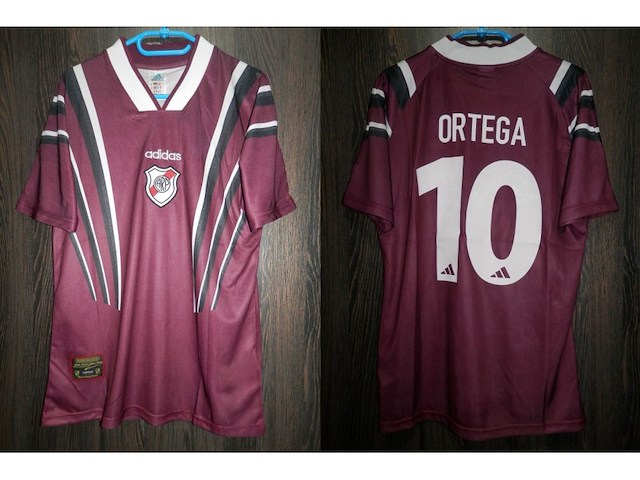 River Plate dres 1996-97 Ariel Ortega 10