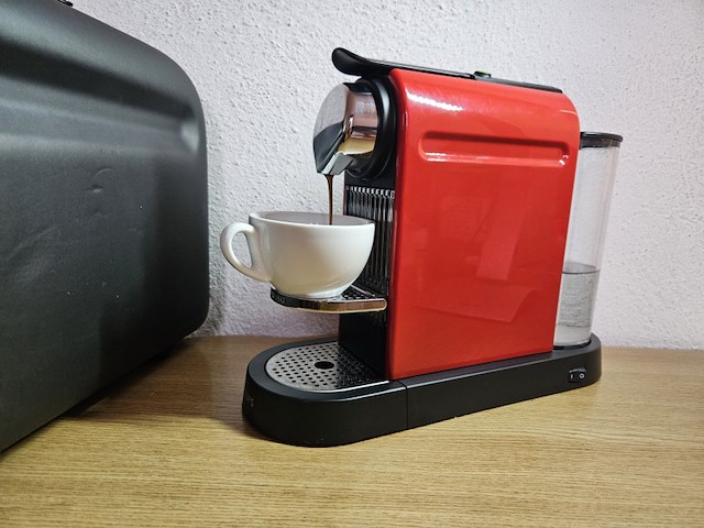 Nespresso aparat za kafu masina Krups XN 7006 CitiZ kap