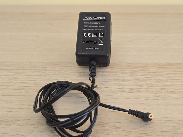 AC adapter 9 V 0.75A