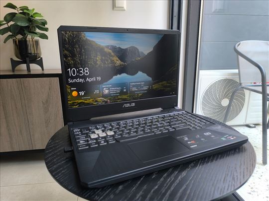 Gejmer ASUS TUF FX505 120Hz