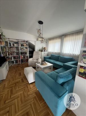 Trosoban stan u potkrovlju (69m²) – gas, terasa
