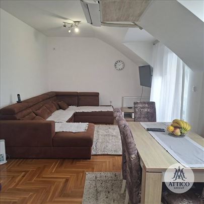 Trosoban duplex 64m² + terasa – Petrovaradin, park