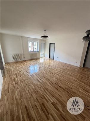 Dvosoban stan 64m² – Adamovićevo naselje, 3. sprat