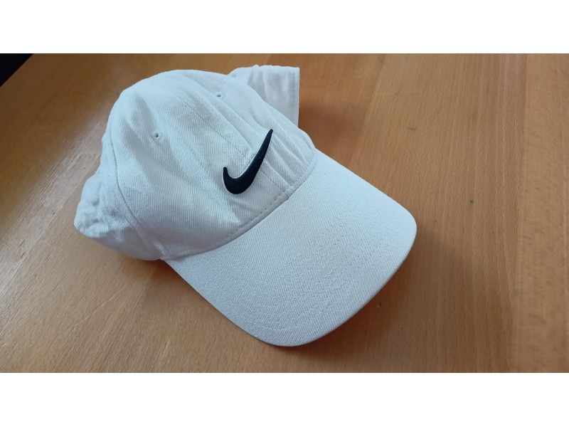 kačket bele boje original Nike