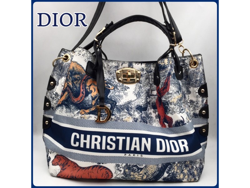 DIOR - VEĆA INTERESANTNA TAŠNA - NOVA!
