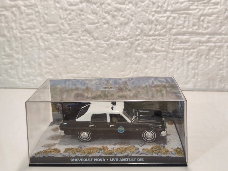 Ixo Altaya James Bond 007 Chevrolet Nova 1:43