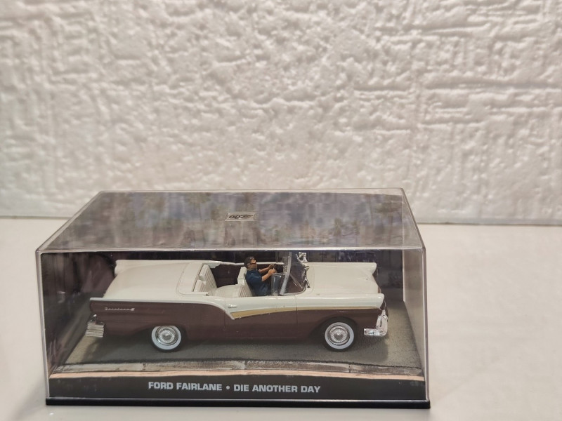 Ixo Altaya James Bond 007 Ford Fairlane 1:43