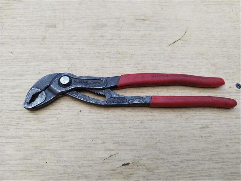 Knipex Cobra stelujuca klesta