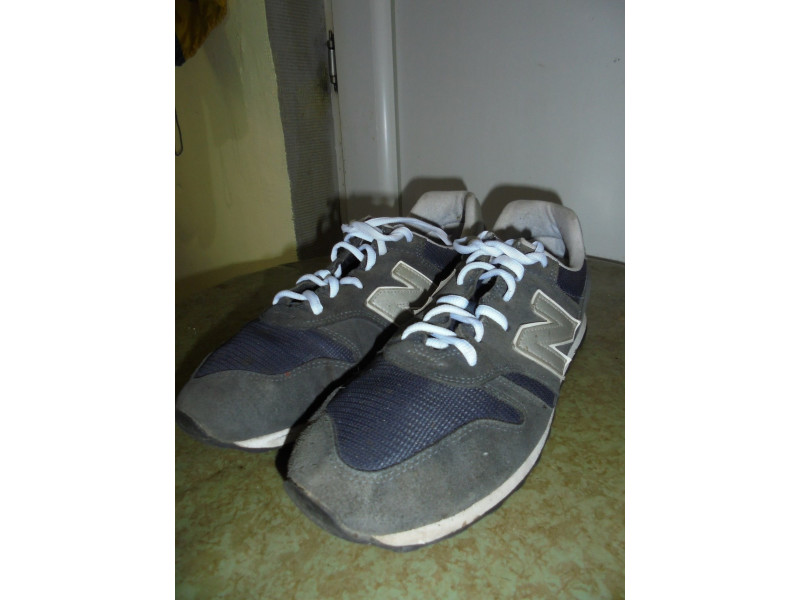 ORIGINAL PATIKE MARKE *NEW BALANCE*, VEL. 45-29cm.