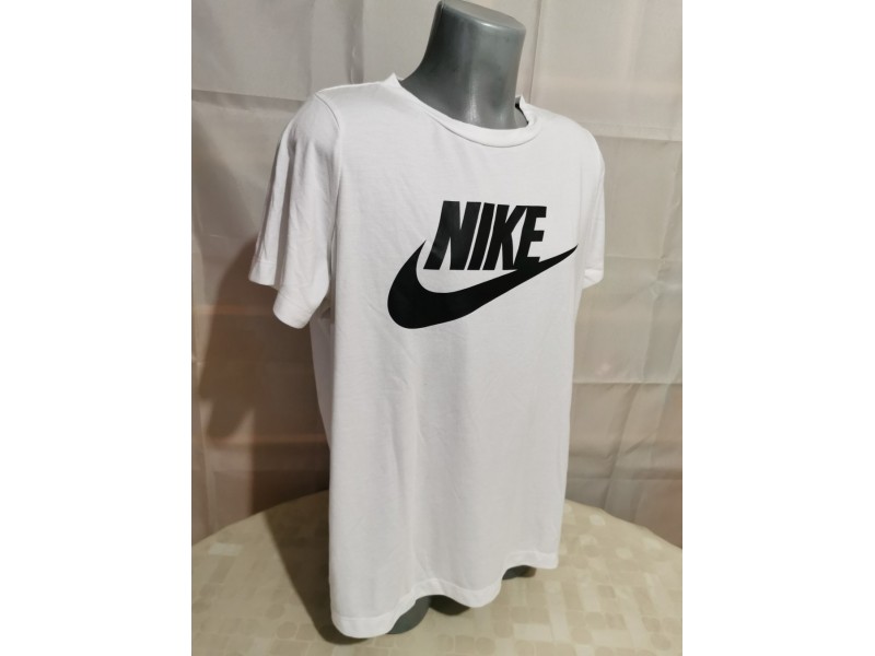 37. Nike CAMBODIA VRHUNSKA MAJICA Vel. XL+