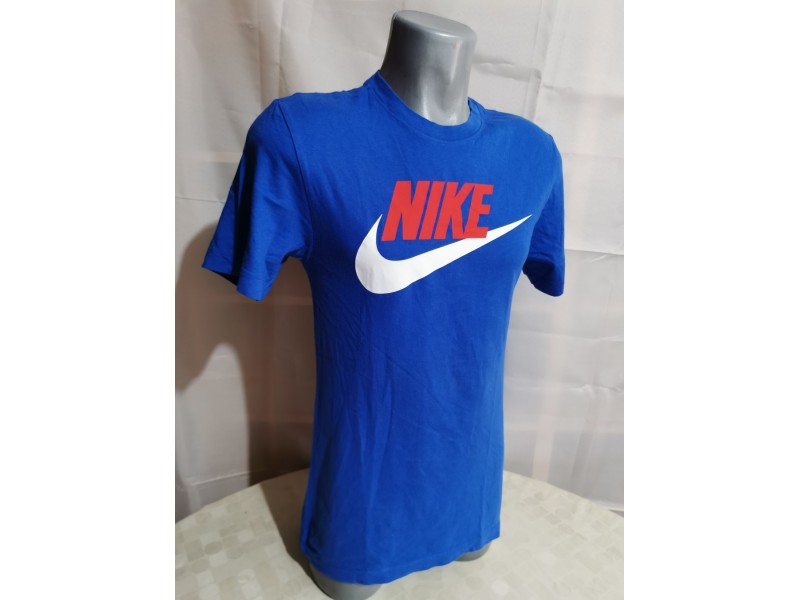38. Nike VRHUNSKA MAJICA Vel. S,S+