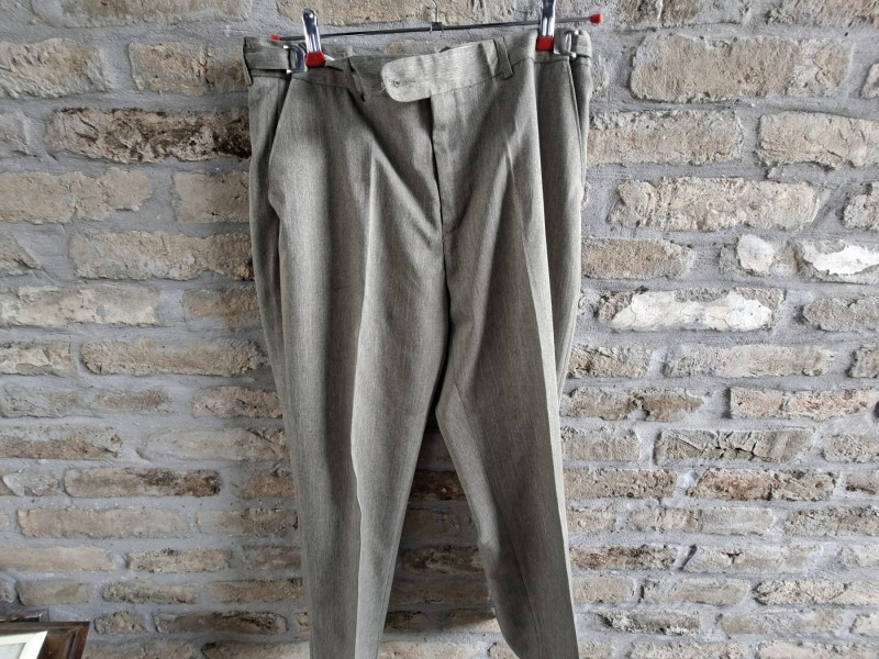 Odlicne pantalone sa slike +++