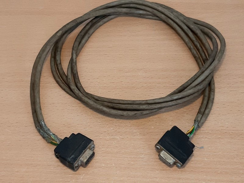 Kabel za racunar serijski na oba kraja DB9 zenski