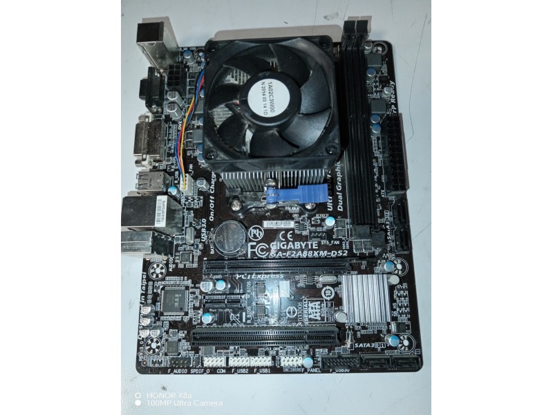 Gigabyte GA-F2A88XM-DS2 + Procesor A8-6600