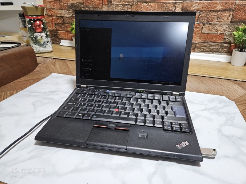Lenovo X220
