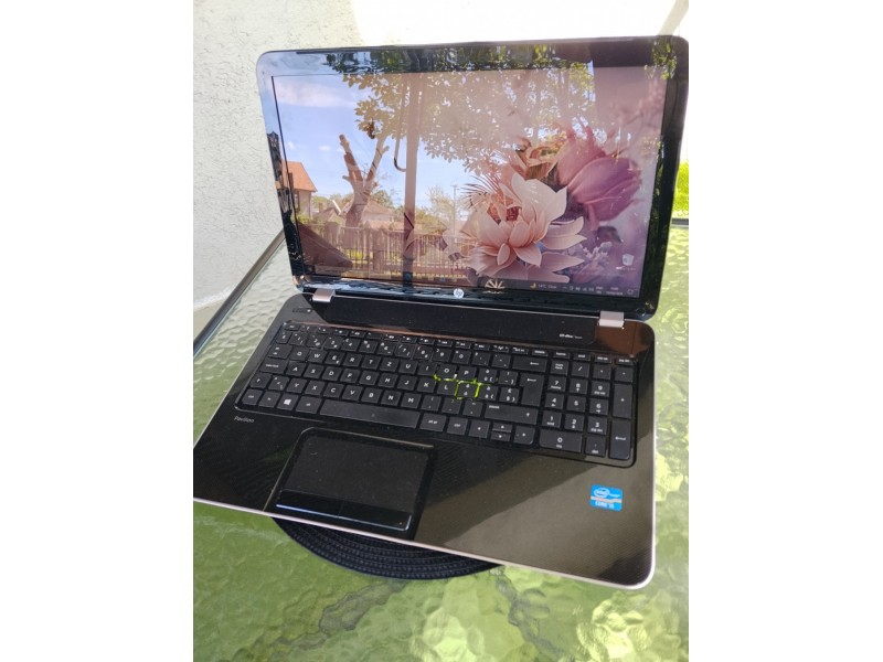 HP Pavilion 15_15.6"_i5-3230M_8GB DDR3_500GB