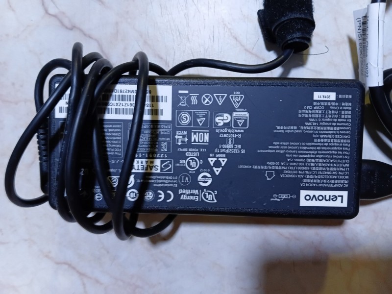 Ac Adapter Lenovo 20v6.75a 135W
