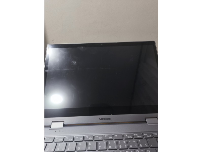 Medion E4272 2u1 Laptop-Tablet