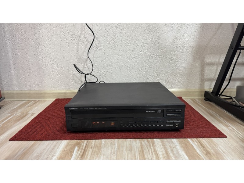 YAMAHA CDC-675 - 5x cd plejer