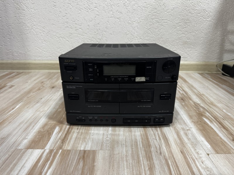 Sanyo DC D30AD muzički stub