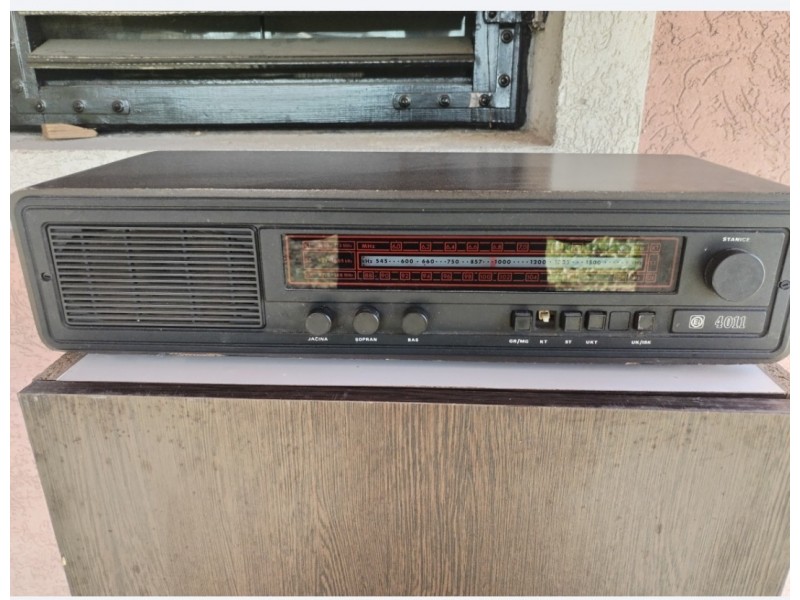 EI Niš 4011 radio