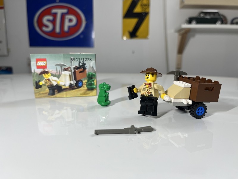 LEGO Adv. 5903 Johnny Thunder and Baby T-Rex