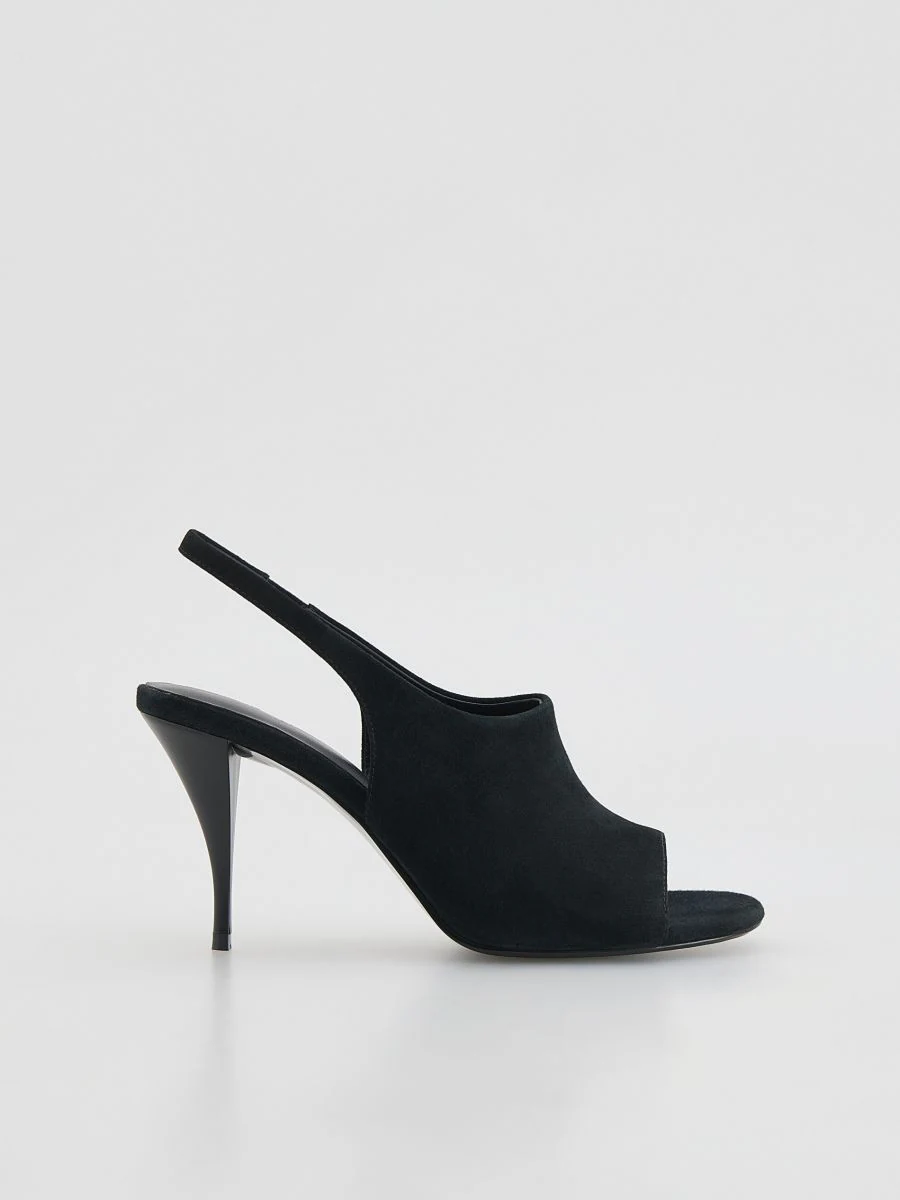 LADIES` SANDALS