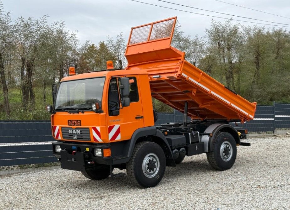 MAN LE 10.220 3-way tipper truck kiper