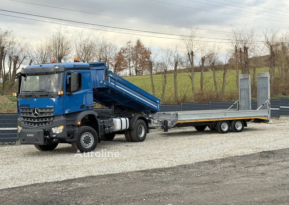 Mercedes-Benz Arocs kiper + prikolica za građevinske strojeve