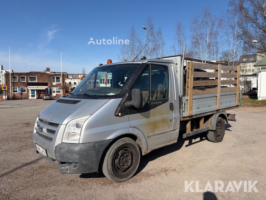 Prodaje se Ford Transit 300S kamion s ravnom platformom < 3.5t na aukciji