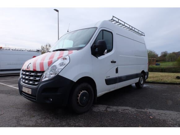 Prodaje se Renault Master 1.9 dci minibus furgon na aukciji