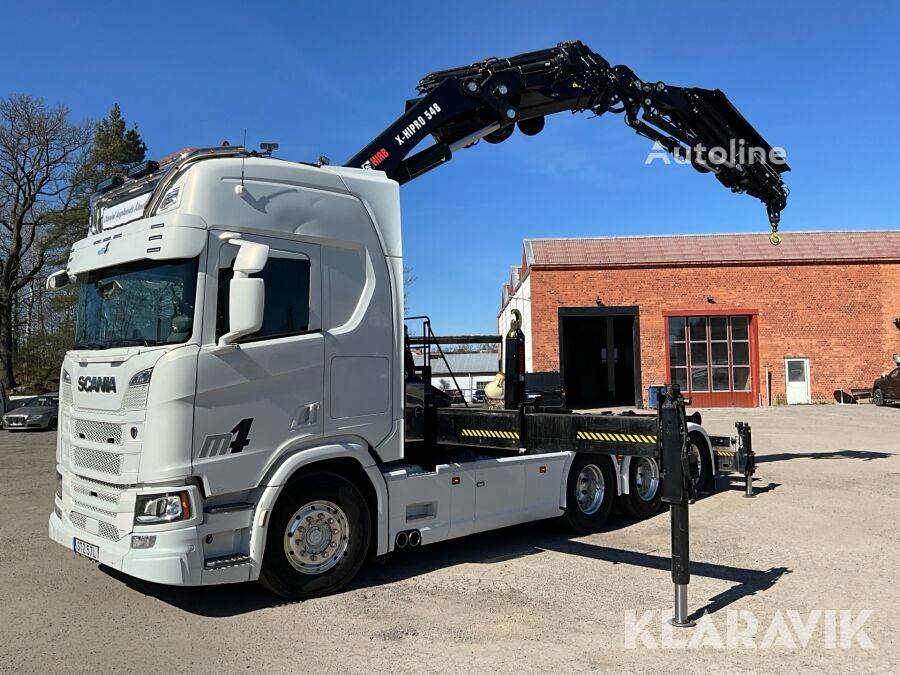 Prodaje se Scania R540 kamion s ravnom platformom na aukciji