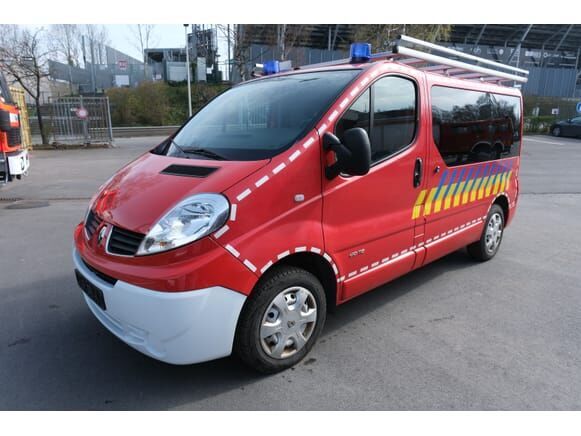 Prodaje se Renault TRAFFIC putnički minibus na aukciji