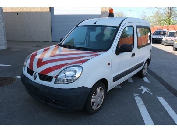 Prodaje se Renault Kangoo laki furgon na aukciji