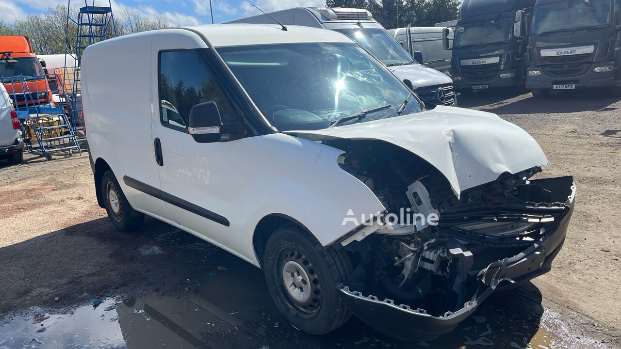 Prodaje se Vauxhall Combo 2000 1.3 CDTI 16V 95PS laki furgon na aukciji