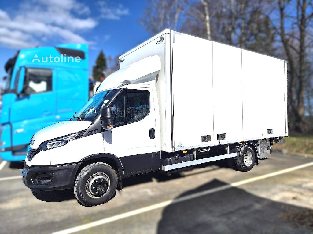 Prodaje se IVECO Daily 70C18 skapbil m/ sideåpning /Zepro løftelem kamion furgon na aukciji