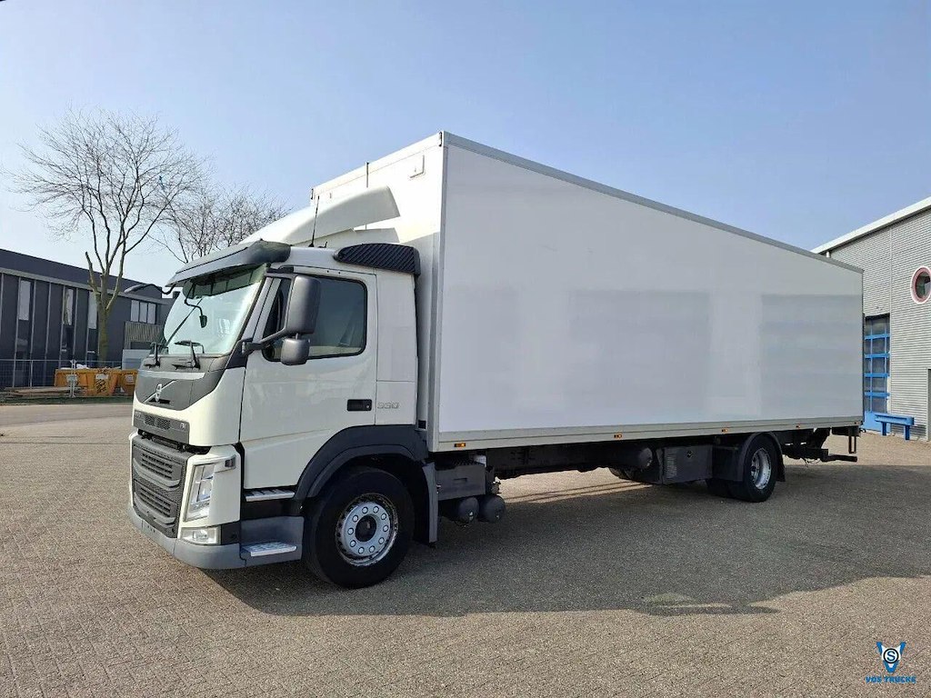 Volvo FM 11.330 / tail lift kamion furgon