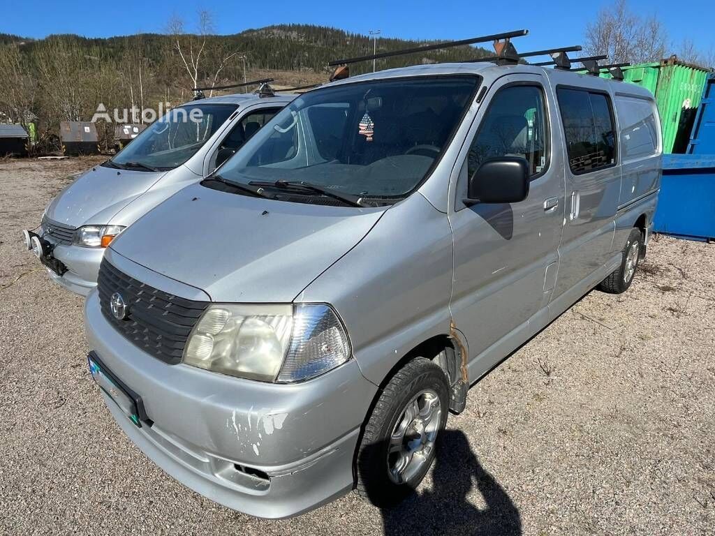 Toyota Hiace 4WD kombi minibus
