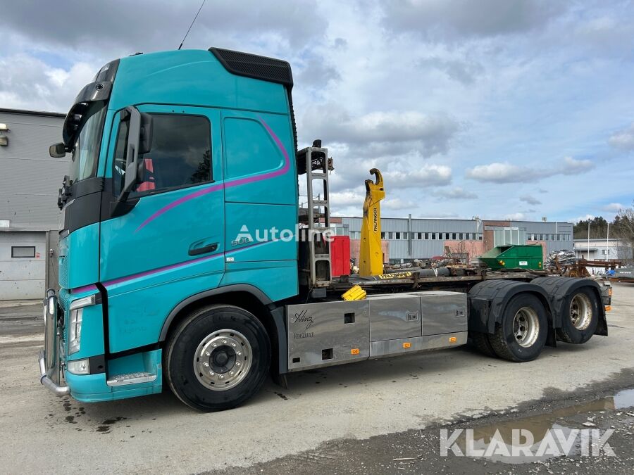 Prodaje se Volvo FH 500 rol kiper sa kukom na aukciji
