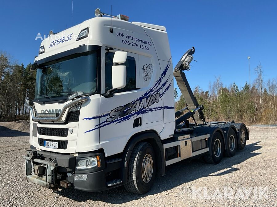 Prodaje se Scania R 650 B 8x4 rol kiper sa kukom na aukciji