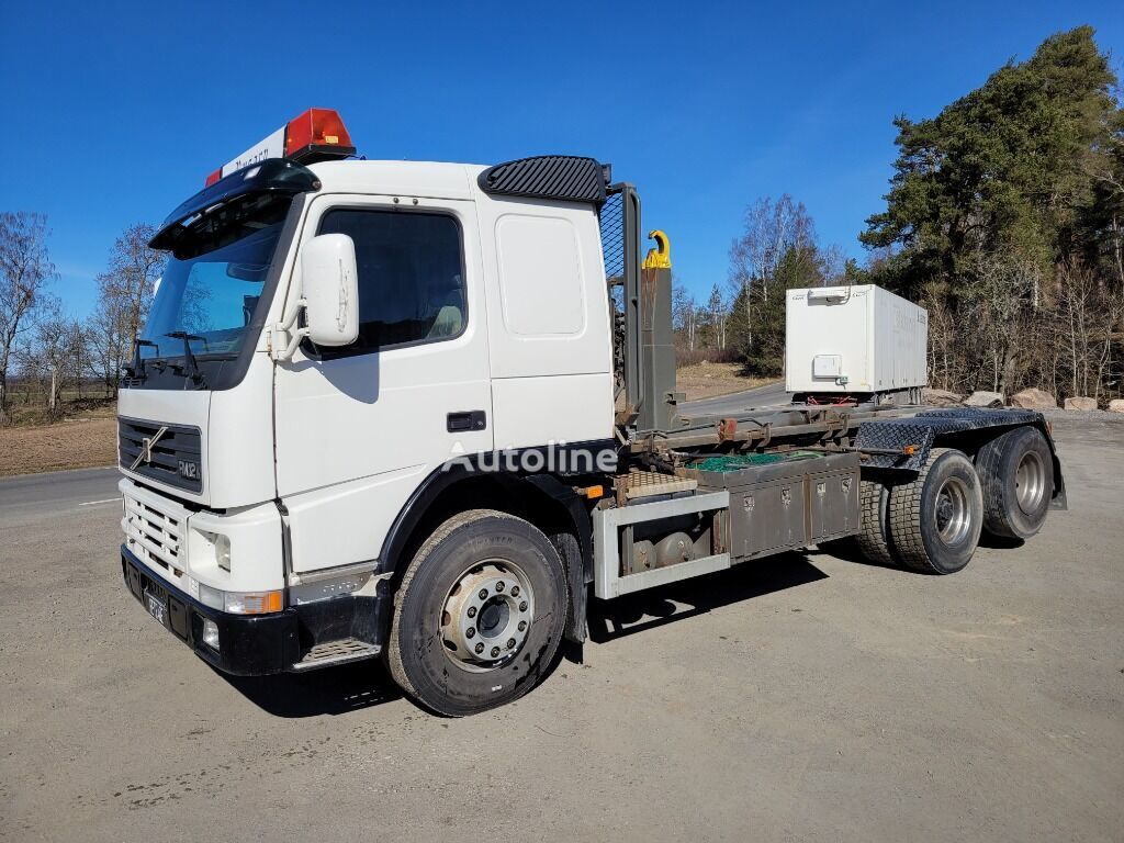 Prodaje se Volvo FM 12 rol kiper sa kukom na aukciji