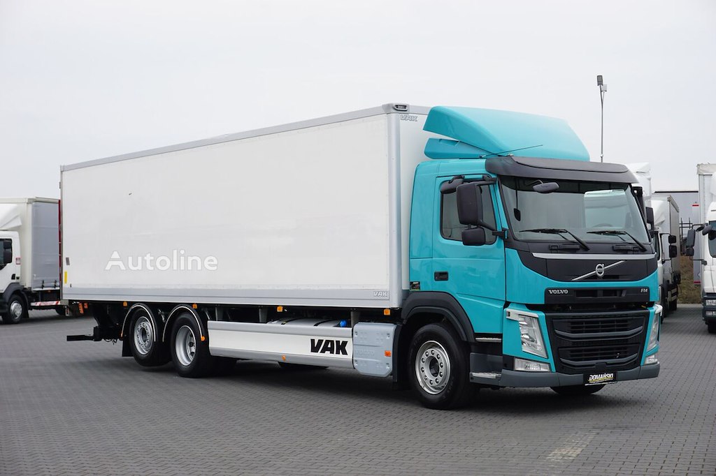 Volvo FM / 330 / E 6 / CHŁODNIA + WINDA / 23 PALETY / OŚ SKRĘTNA / DŁ kamion hladnjača