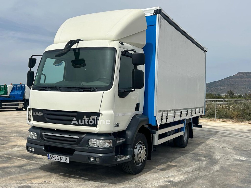 DAF LF 55.220 kamion sa klizna zavesa cerada
