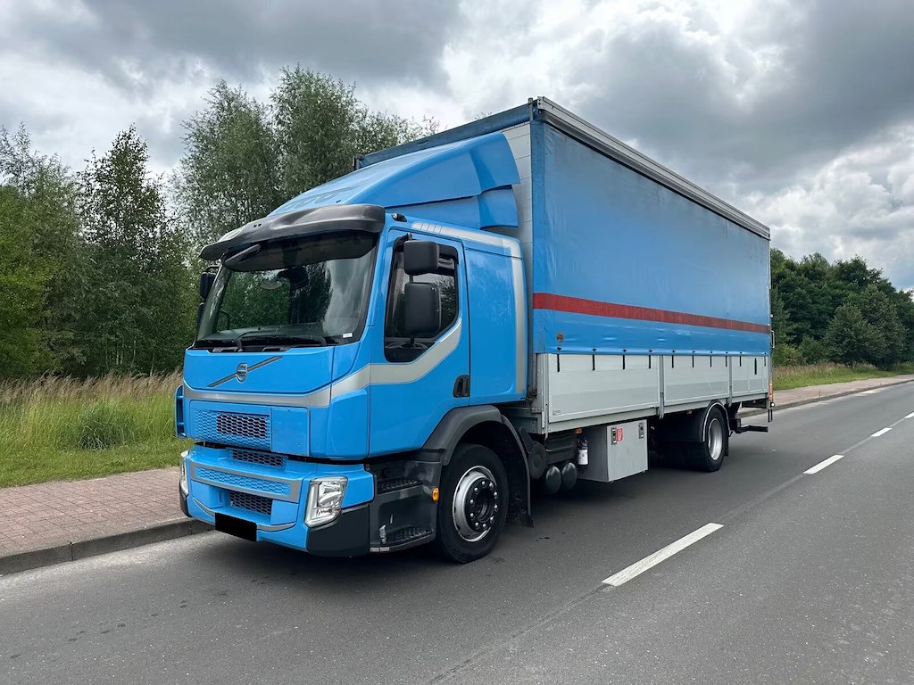 Volvo FE 250 curtain-sided truck+Tail lift kamion sa klizna zavesa cerada