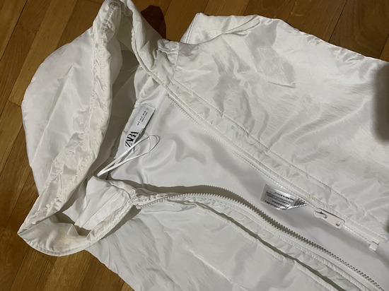 Zara beli prsluk