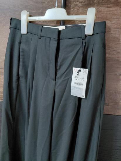 Nove Zara pantalone sa ušicama