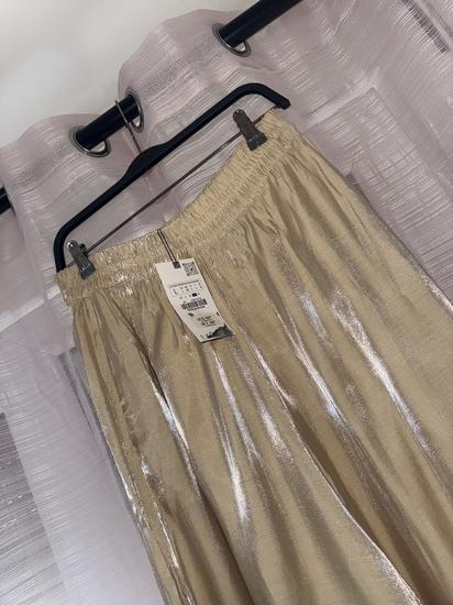 Zara svetlucave pantalone