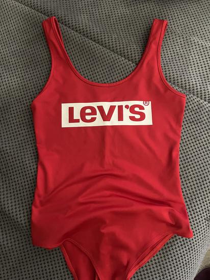 Levis bodi i top